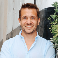 Quantum Computing vs Classical Computing: Exploring the Potential and ...